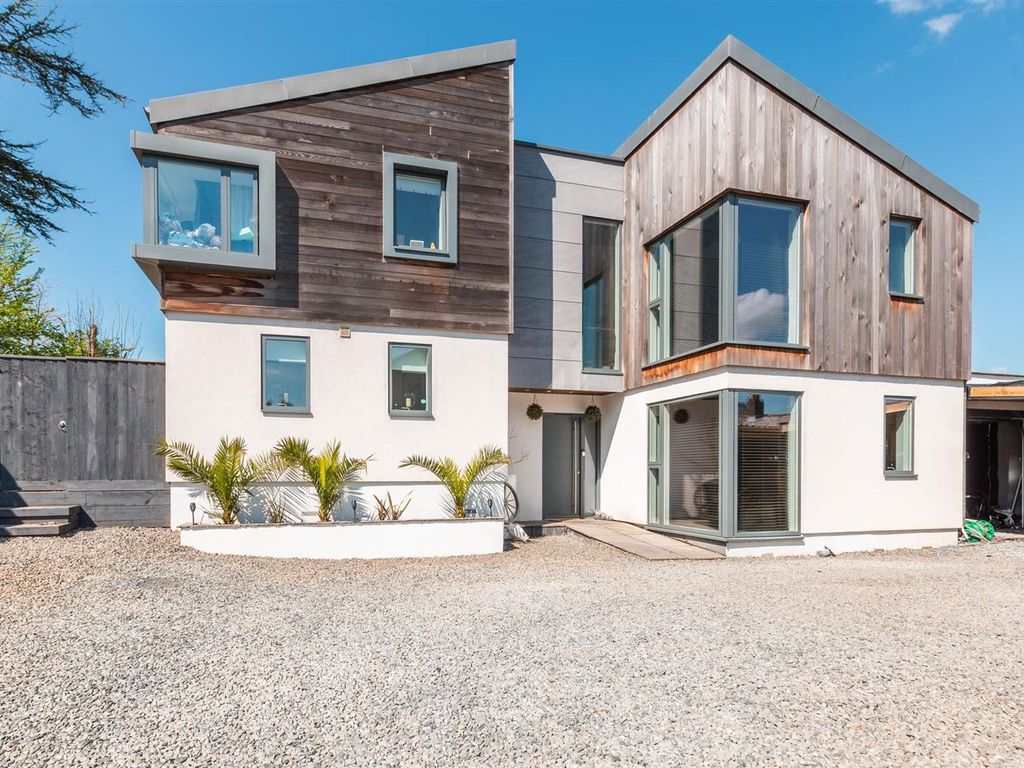 4 bed detached house for sale in Bow, Crediton EX17 - Zoopla