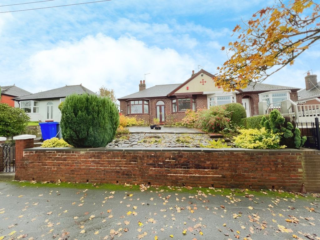 2 Bed Bungalow For Sale In Turnhurst Road Packmoor Stoke On Trent