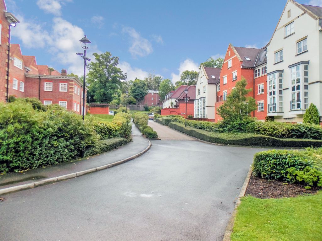 2 bed flat to rent in Keats House, Cottage Close, Harrow On The Hill ...