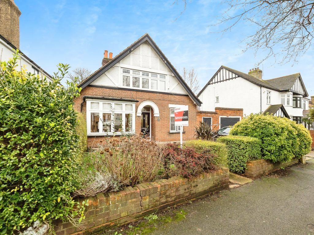 3 bed detached house for sale in Mawney Road, Romford RM7, £675,000 ...