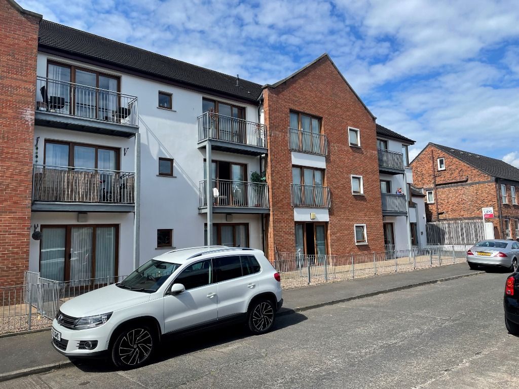 1 bed flat to rent in Scott's Gate, Belfast BT5, £750 pcm - Zoopla