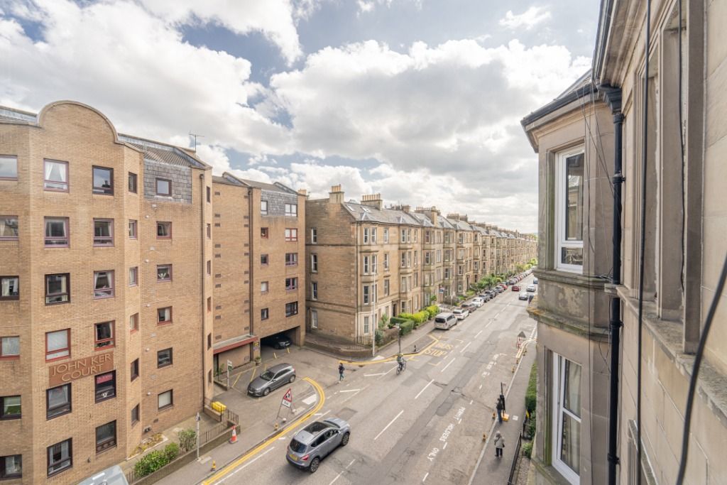 4 bed flat to rent in Polwarth Gardens, Polwarth, Edinburgh EH11, £ ...