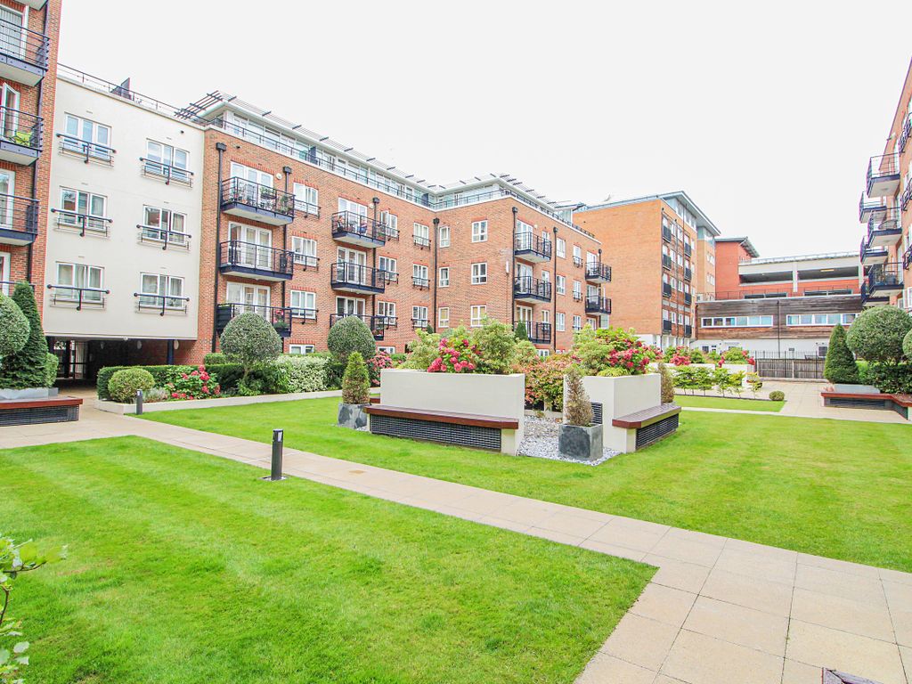 2 bed flat to rent in Royal Quarter, Seven Kings Way, Kingston Upon Thames KT2, £2,150 pcm - Zoopla