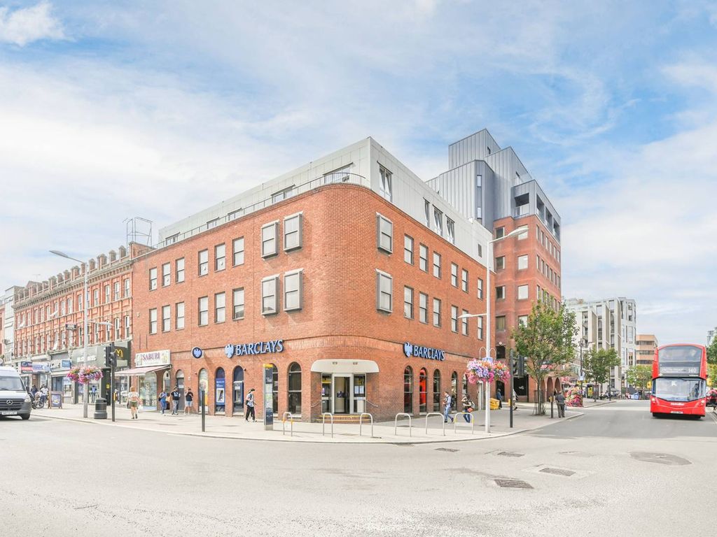 2 bed flat to rent in Station Road, Harrow HA1, £2,350 pcm - Zoopla