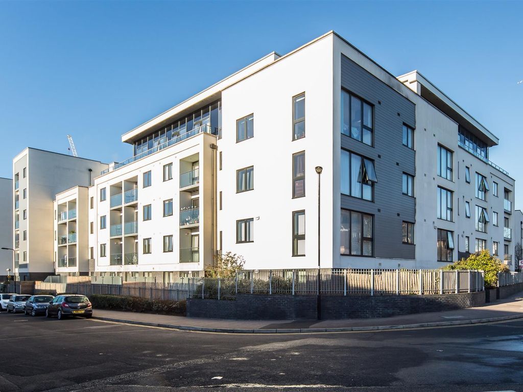 1 bed flat to rent in Vellum Court, 2 Hillyfield, Walthamstow E17, £ ...