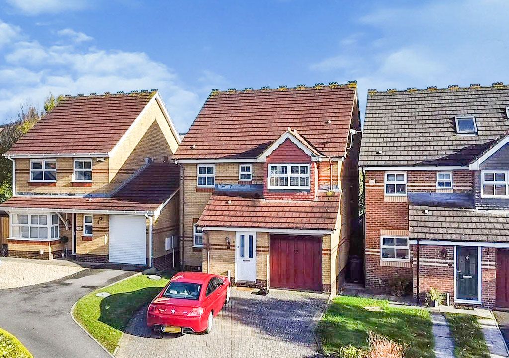 3 bed detached house for sale in Reynolds Way, St. Andrews Ridge ...