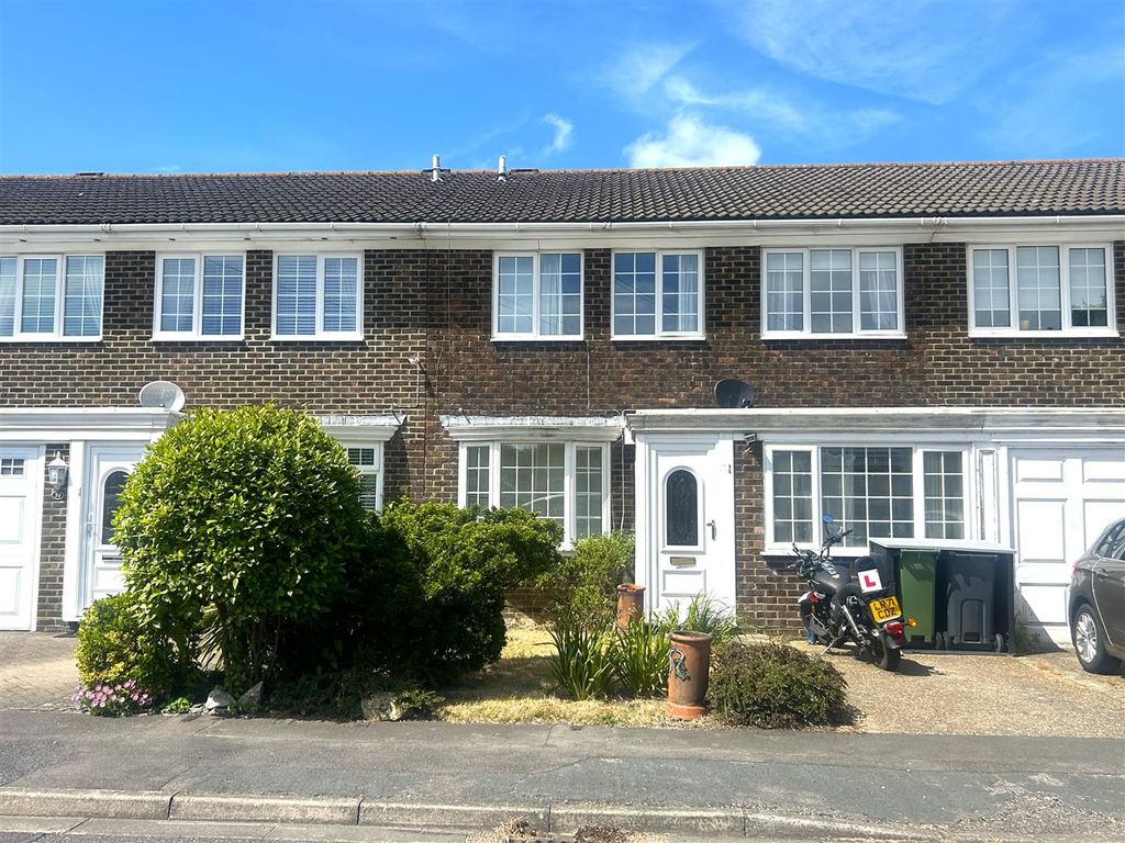 4 bed terraced house for sale in Lakelands Close, Eastbourne BN22, £ ...