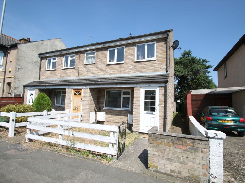 2 bed maisonette to rent in Waterloo Road, Uxbridge, Middlesex UB8 - Zoopla