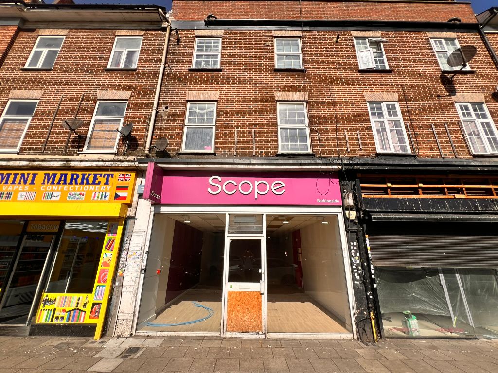 Retail premises to let in High Street, Ilford IG6, £30,000 pa - Zoopla