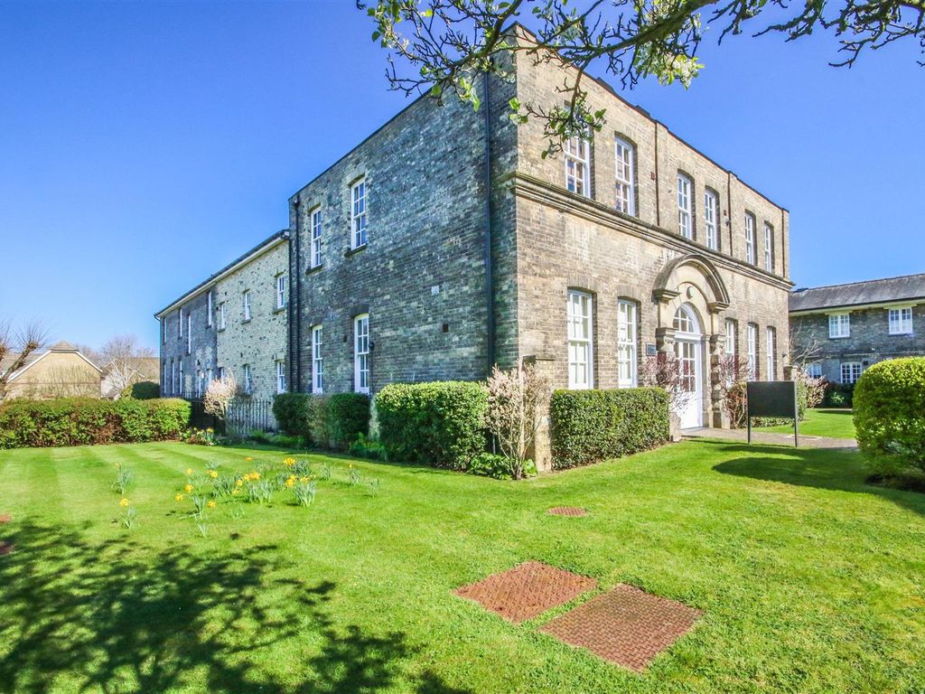 2 bed flat for sale in Heasman Close, Newmarket CB8 - Zoopla