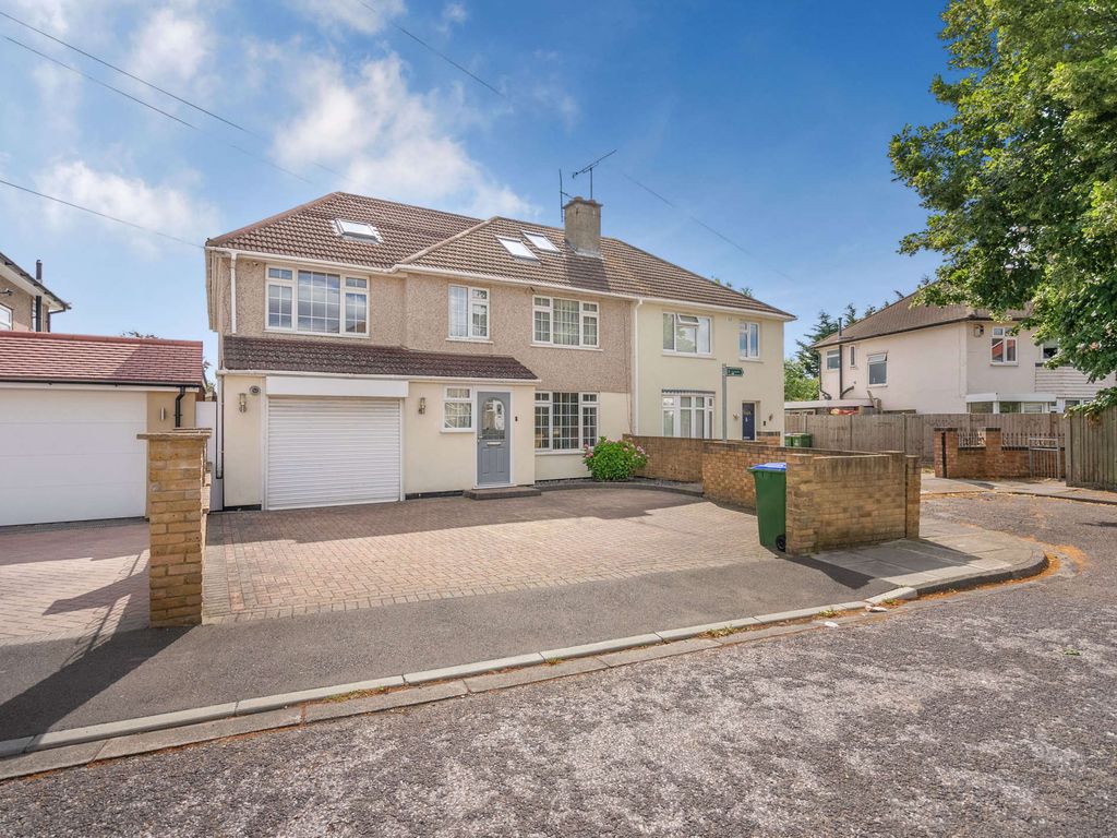7 bed semi-detached house for sale in Elmstead Road, Erith DA8 - Zoopla