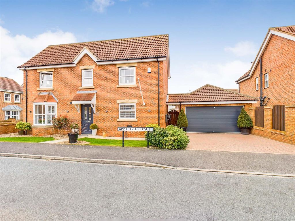 4 bed detached house for sale in Appletree Close, Long Riston, Hull ...