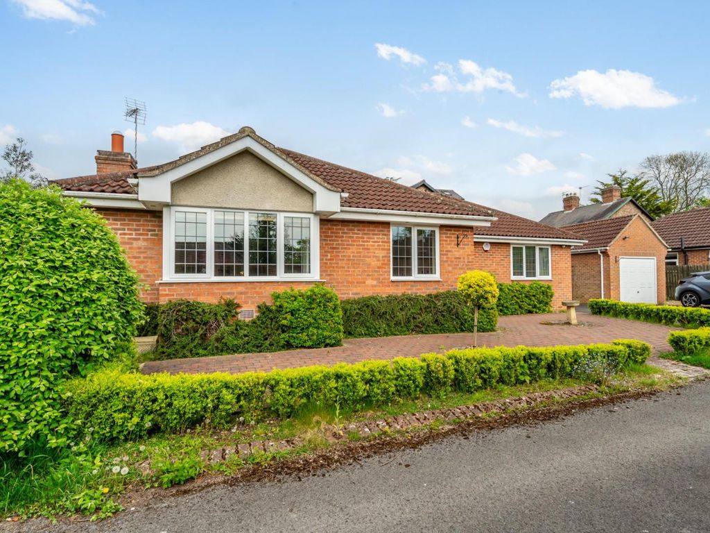 3 bed detached bungalow for sale in Tadcaster Road, Dringhouses, York ...