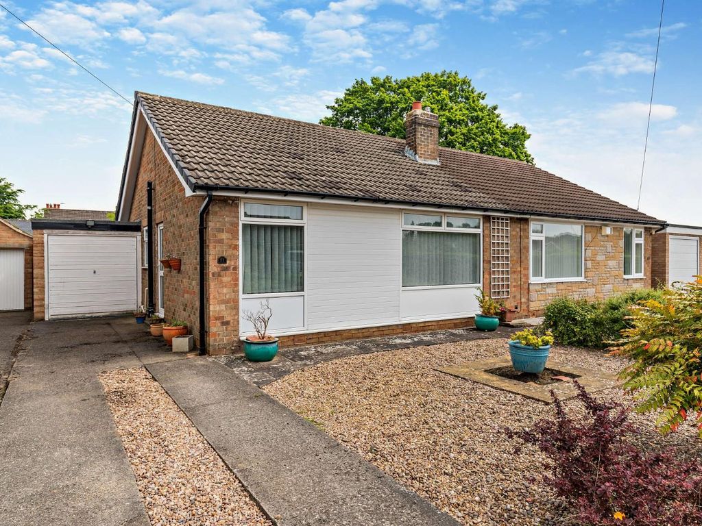 2 Bed Semi Detached Bungalow For Sale In Larkfield Drive Harrogate Hg2