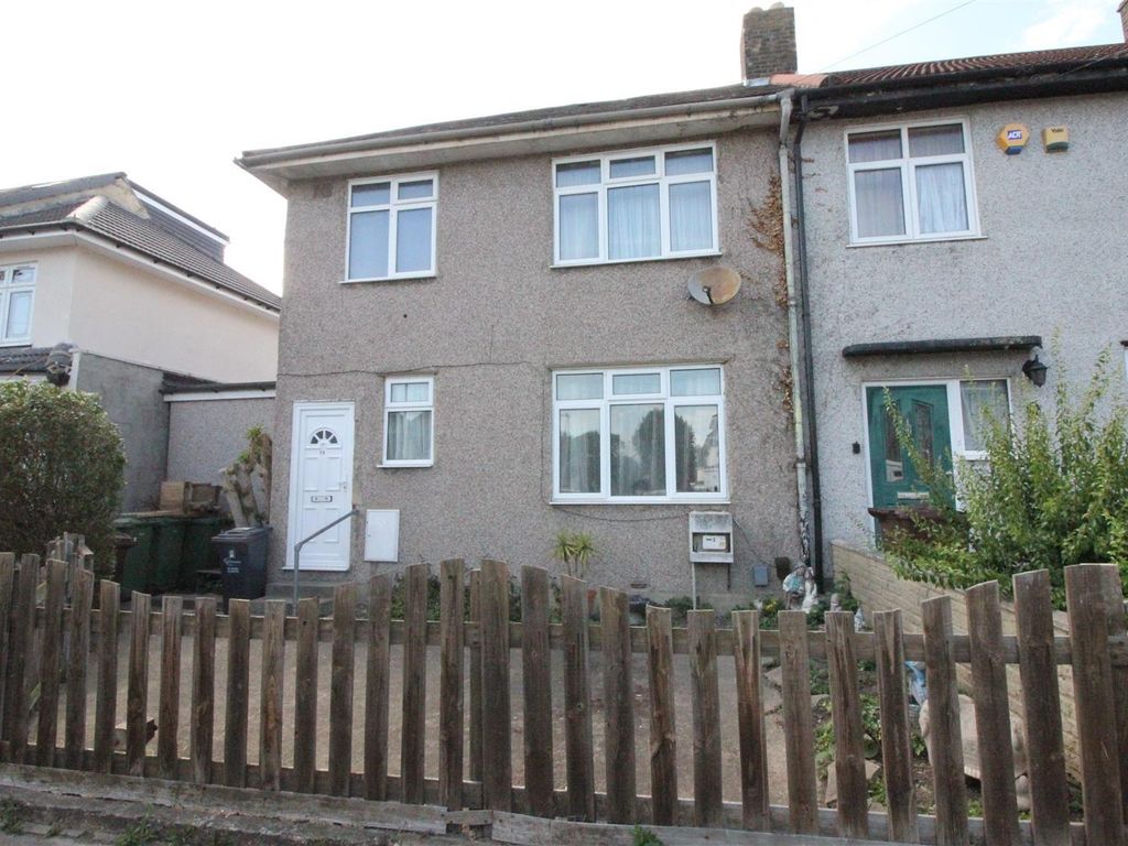 3 Bed End Terrace House For Sale In Gainsborough Road Dagenham Rm8