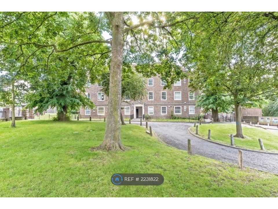 3 bed maisonette to rent in Bertrand House, London SW16, £1,900 pcm ...