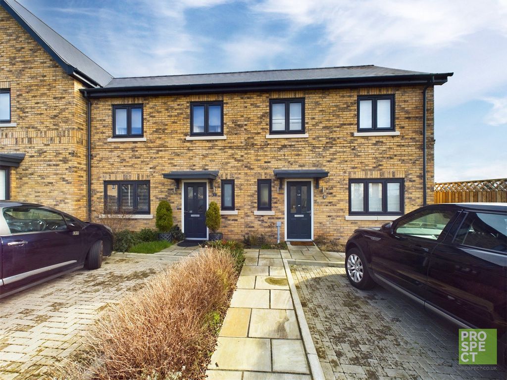 3 Bed End Terrace House To Rent In Johnstone Close Bracknell