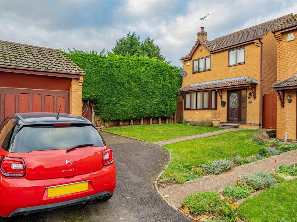 3 Bed Detached House For Sale In Chestnut Drive Desborough Kettering