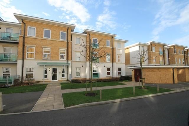 1 bed flat for sale in Highbury Drive, Leatherhead KT22 - Zoopla