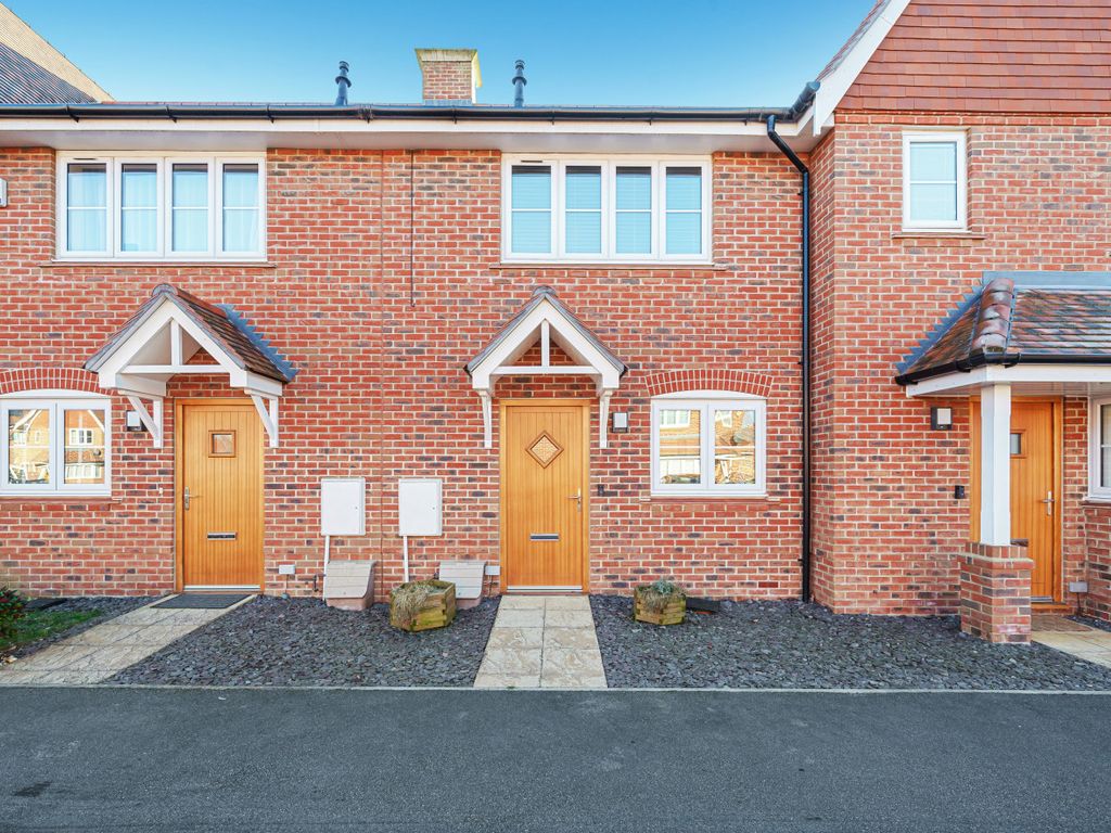 2 Bed Terraced House For Sale In Barford Drive Wokingham Berkshire