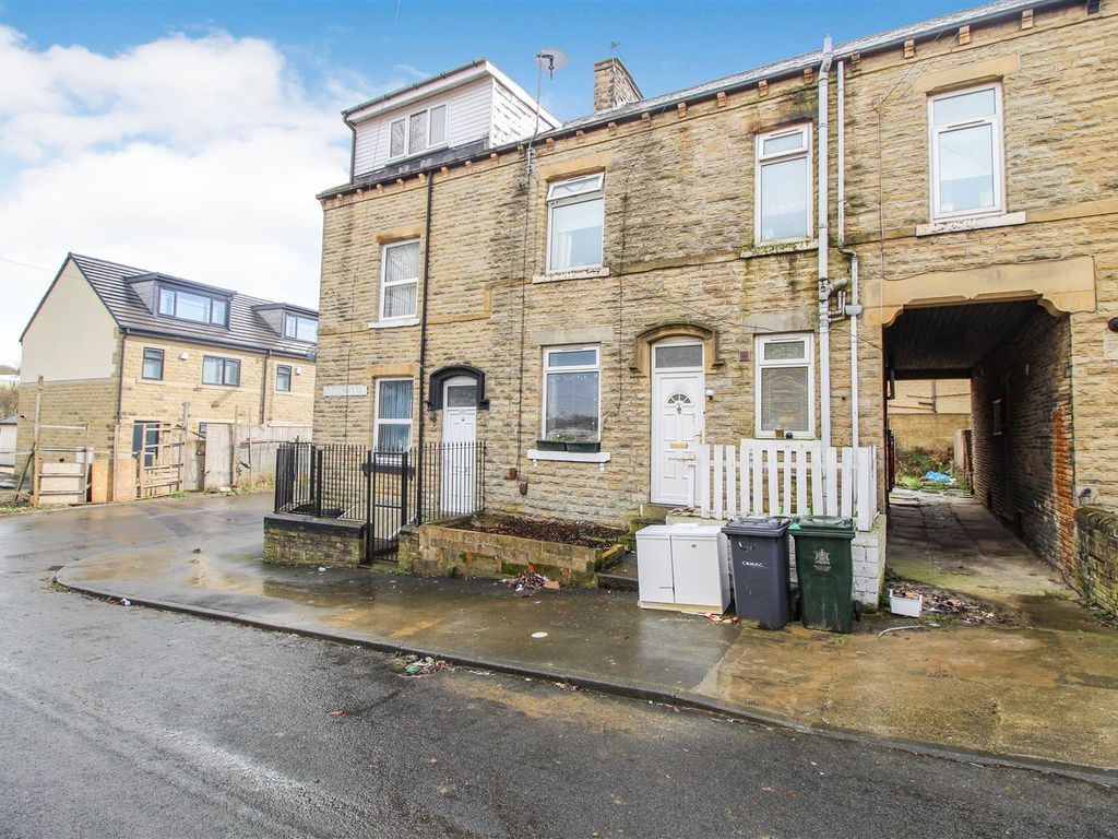 2 bed end terrace house for sale in St. Stephens Road, Bradford BD5, £ ...