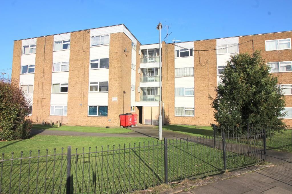 1 Bed Flat For Sale In Handcross Road Luton Bedfordshire Lu2 £