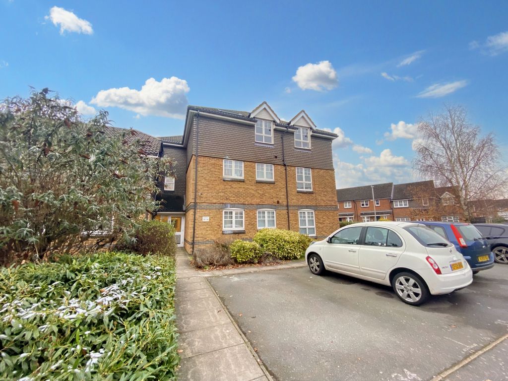 2 bed flat to rent in Rutherford Close, Uxbridge, Greater London UB8, £ ...