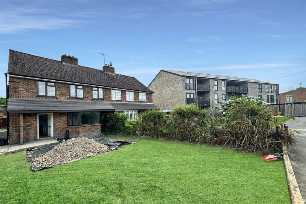 3 bed semi-detached house for sale in Norwood Road, Loudwater, High ...