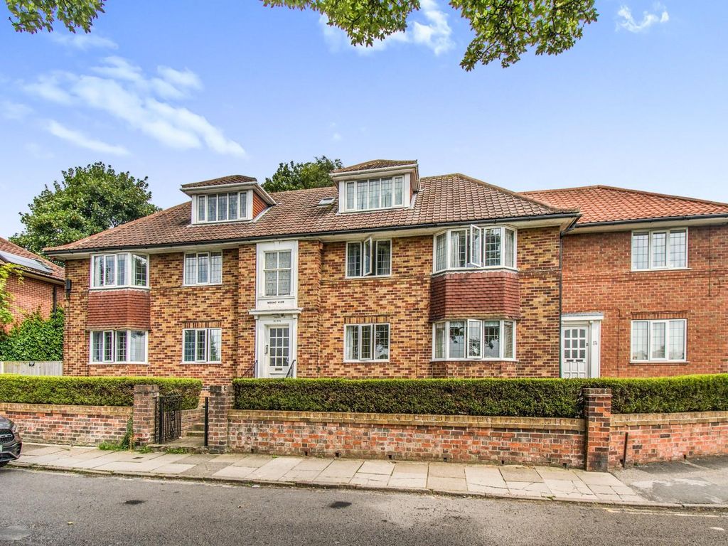 2 bed flat for sale in Albemarle Road, York YO23, £290,000 - Zoopla