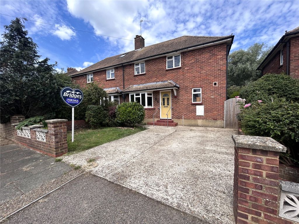 3 Bed Semi Detached House For Sale In Gloucester Road Aldershot