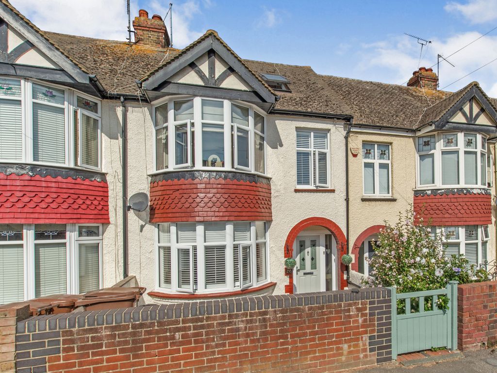 4 bed terraced house for sale in Woodlands Road, Gillingham ME7 - Zoopla