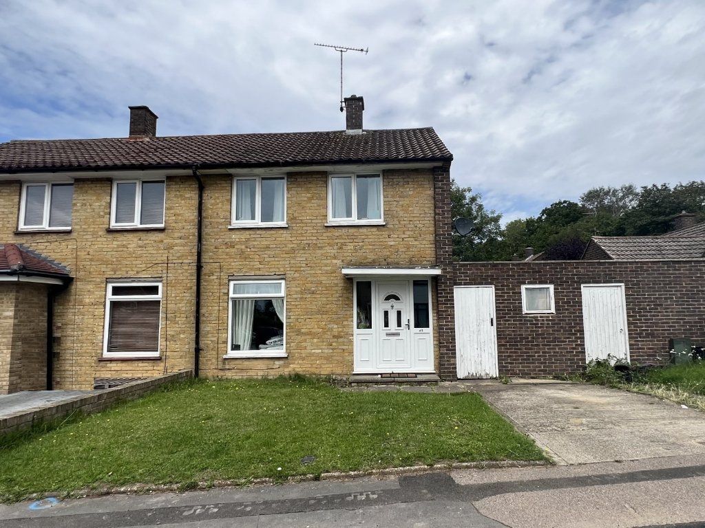 2 Bed Terraced House For Sale In Lily Hill Road Bracknell Berkshire