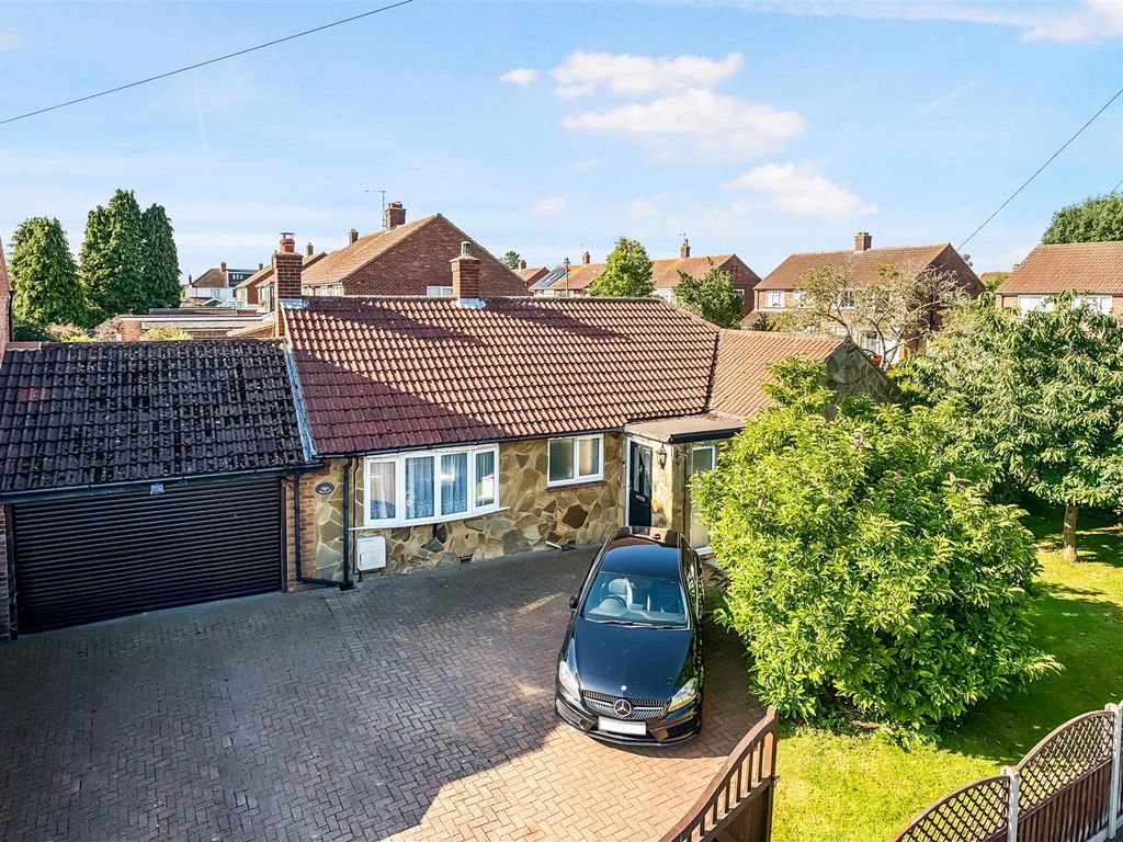 4 Bed Detached Bungalow For Sale In Ibbett Close Kempston Bedford
