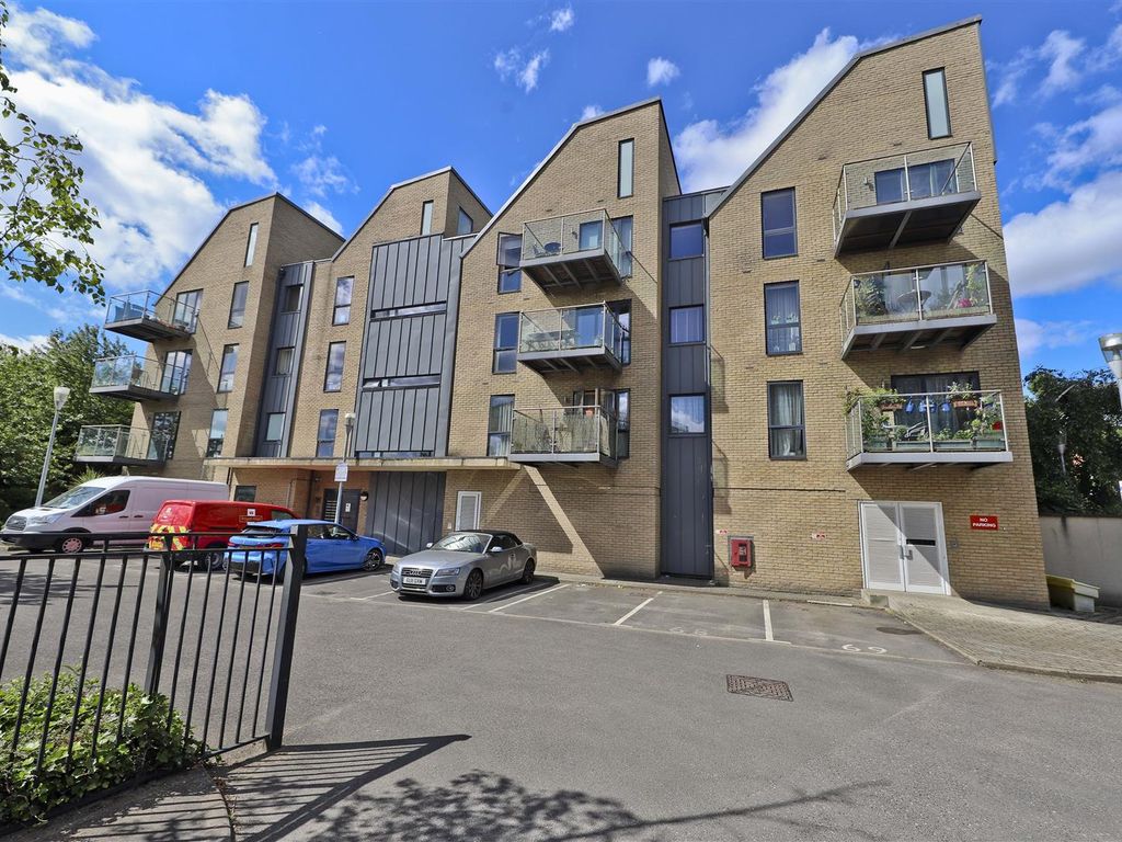 2 bed flat for sale in Rowlock House, Trout Road, West Drayton UB7, £ ...