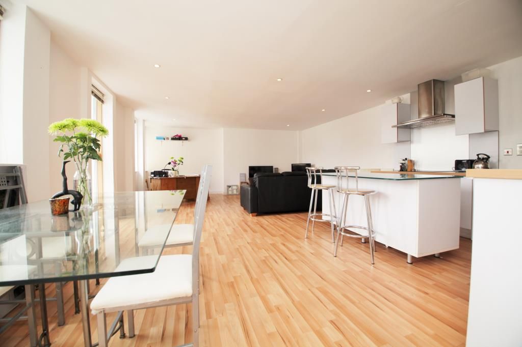 1 bed flat to rent in Queens Wharf, 47 Queens Road, Reading, Berkshire ...