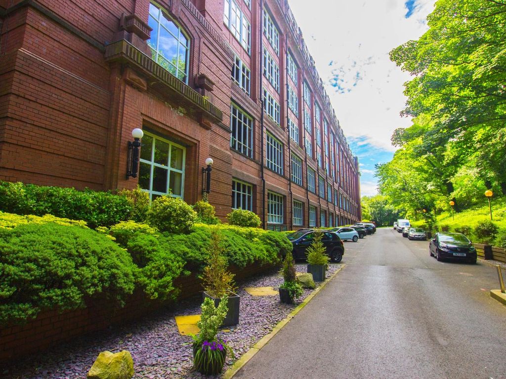 1 bed flat for sale in Blackburn Road, Bolton BL1, £100,000 - Zoopla