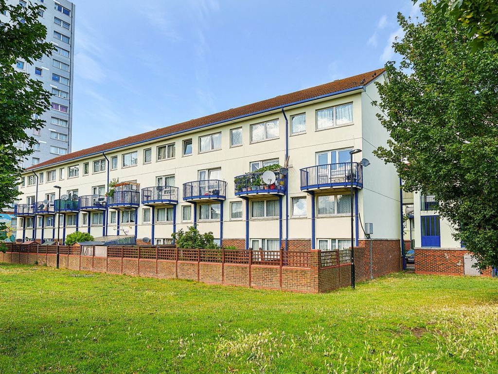 3 bed maisonette for sale in Abinger Grove, London SE8, £350,000 - Zoopla