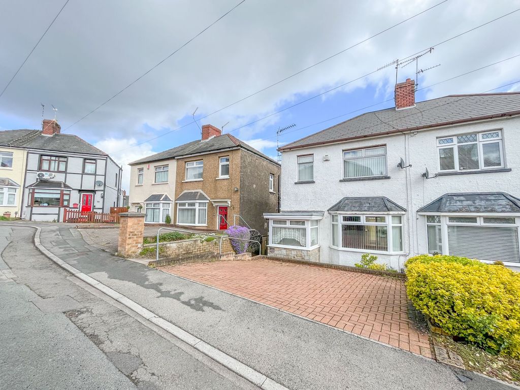 2 bed semi-detached house for sale in Queens Croft, Newport NP20 - Zoopla