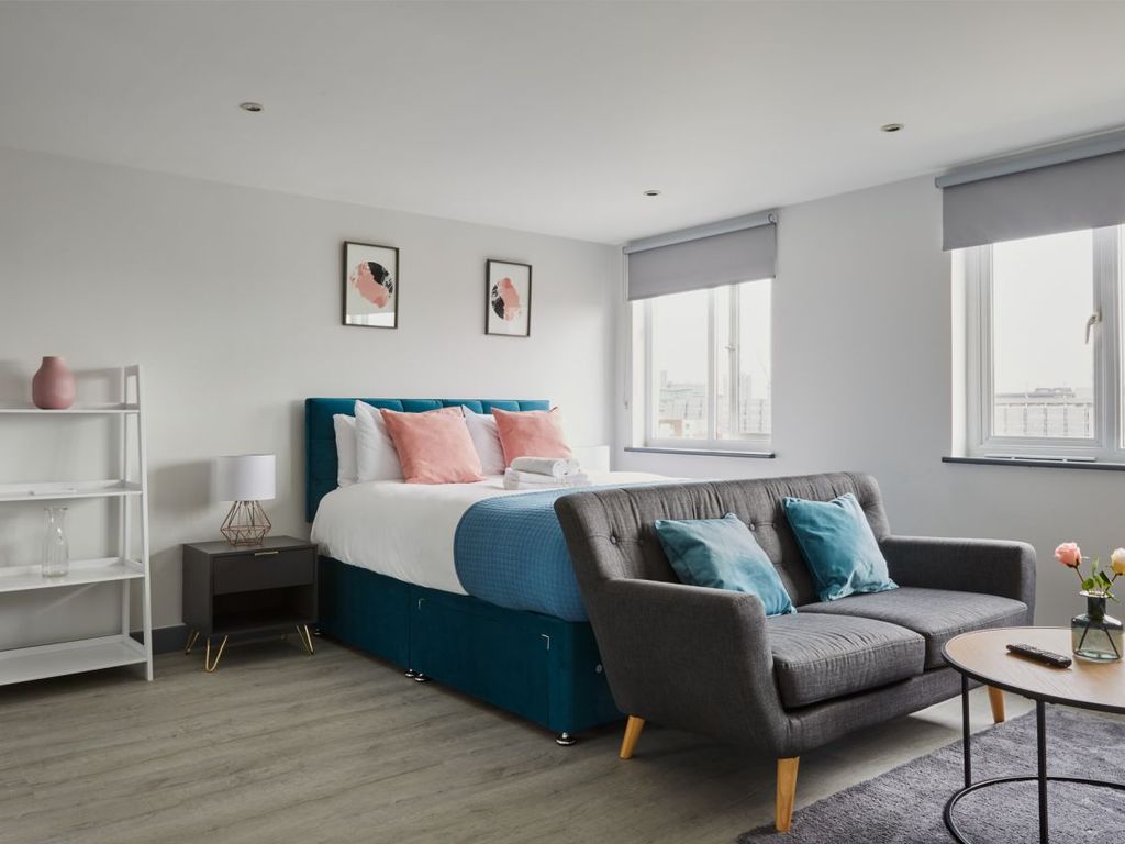 Studio to rent in Crown Street, Reading RG1 - Zoopla