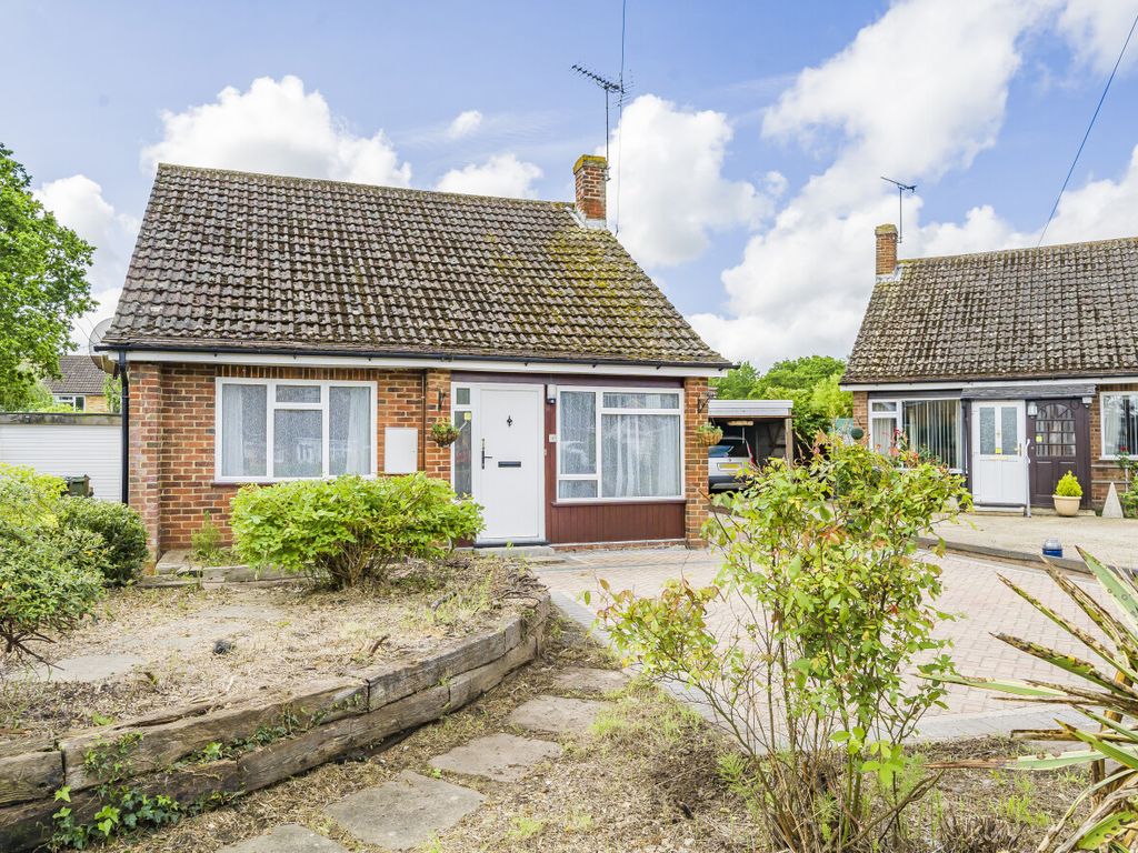 3 bed bungalow for sale in Quakers Way, Fairlands, Guildford, Surrey ...