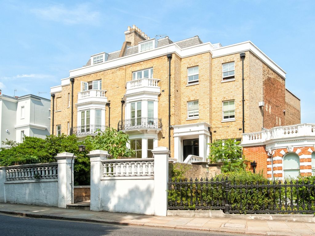 1 bed flat to rent in Campden Hill Road, London W8, £2,492 pcm - Zoopla