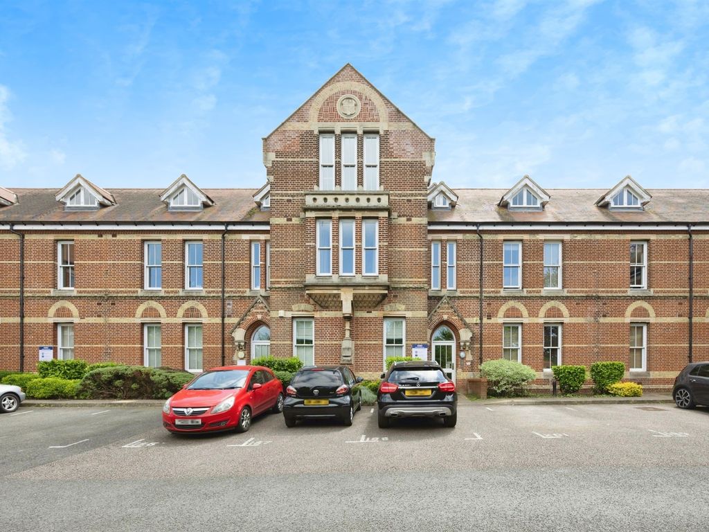 2 bed flat for sale in George Roche Road, Canterbury CT1, £275,000 - Zoopla