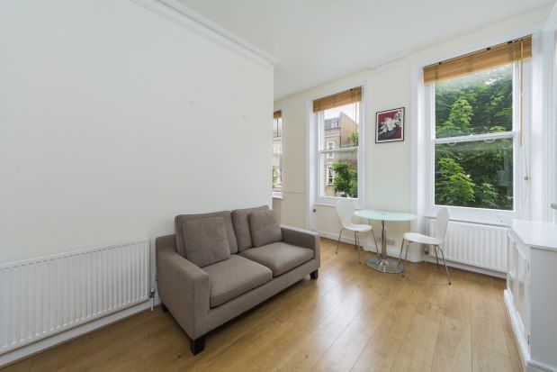 2 bed flat to rent in Eardley Crescent, London SW5 - Zoopla