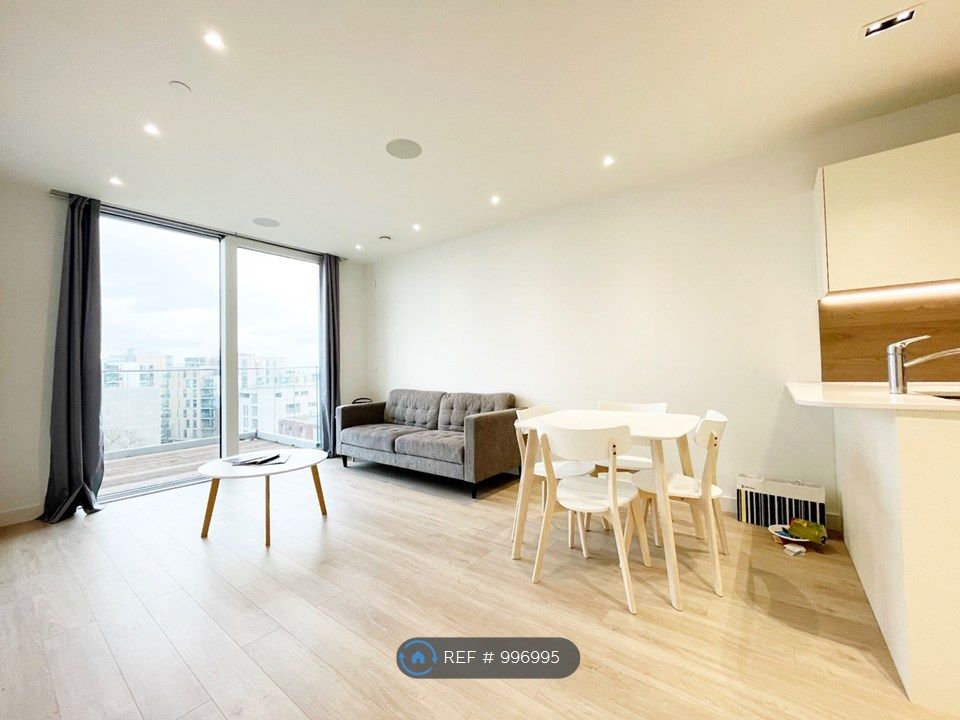 1 bed flat to rent in Kingly Building, London N4, £2,100 pcm - Zoopla