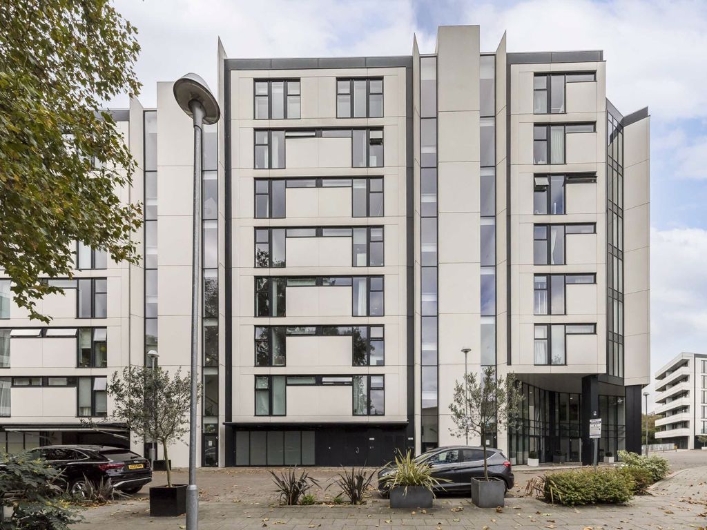 2 bed flat to rent in Colonial Drive, Bollo Lane, London W4 - Zoopla