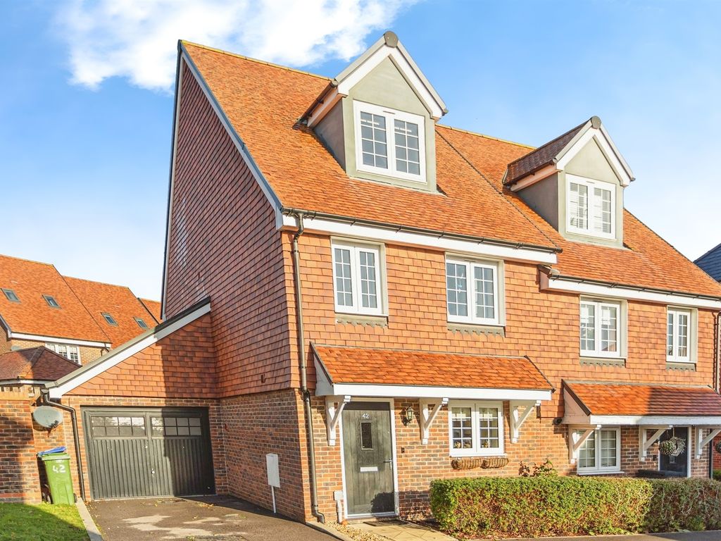 3 Bed Semi Detached House For Sale In Ridgeway Haywards Heath Rh17 £