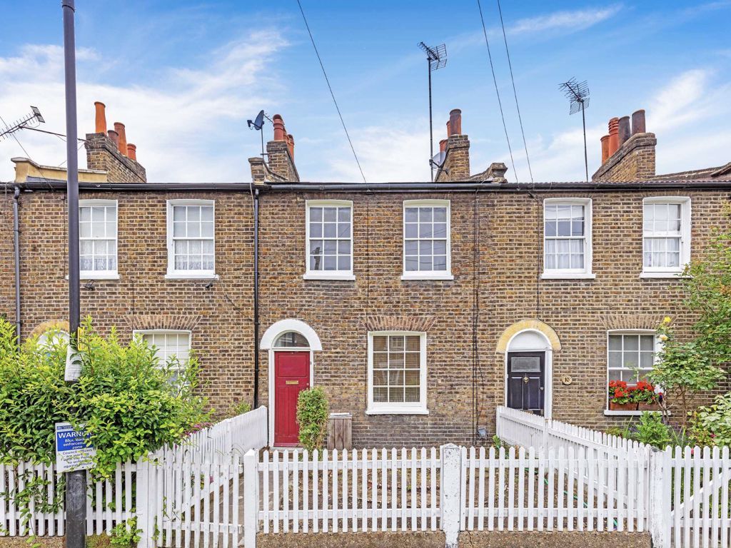 4 bed property to rent in Shepherds Bush Place, London W12 - Zoopla