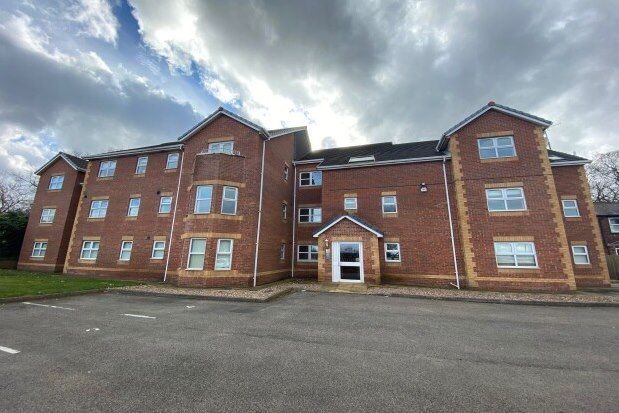 2 bed flat to rent in St. Johns Road, Chesterfield S41, £695 pcm - Zoopla