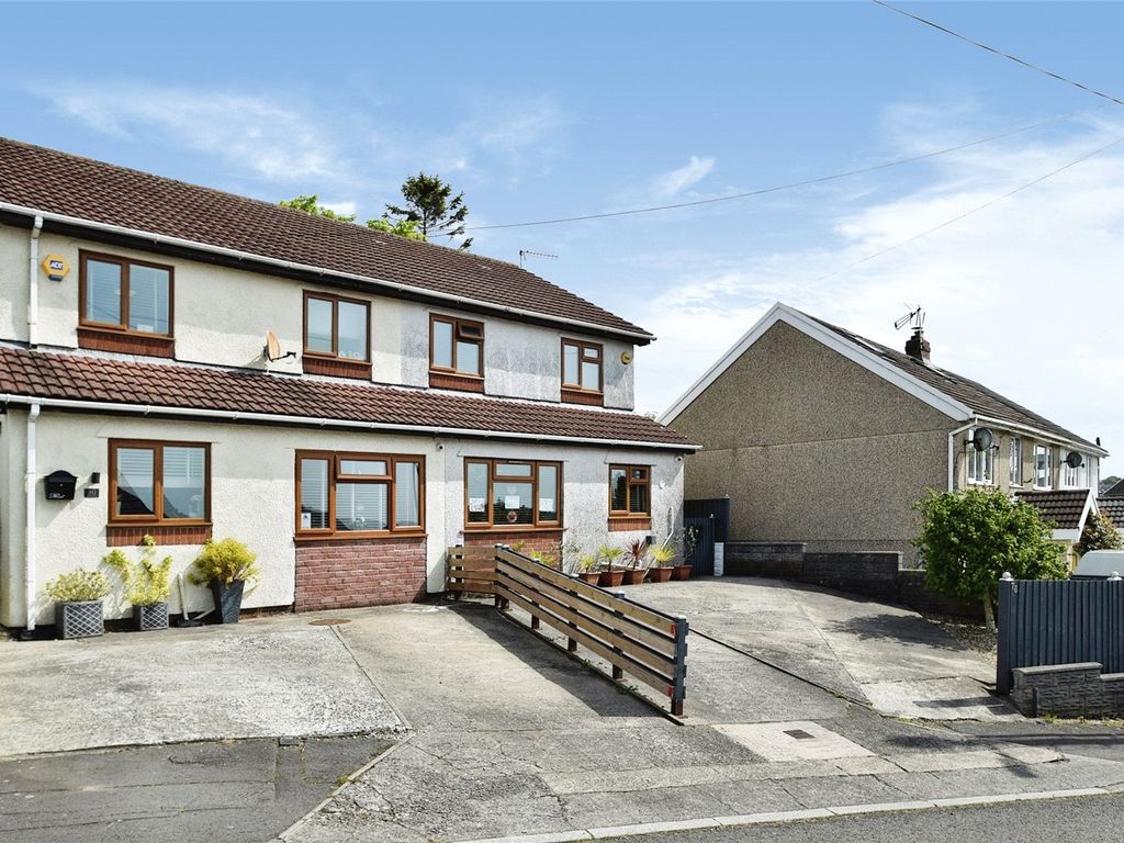 3 bed semi-detached house for sale in Priors Way, Dunvant, Abertawe ...