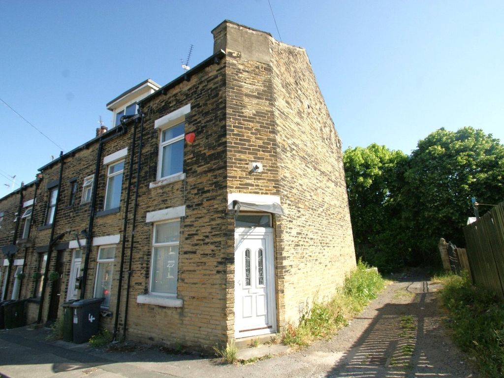 2 bed detached house to rent in Alma Street, Sticker Lane, Bradford, UK ...